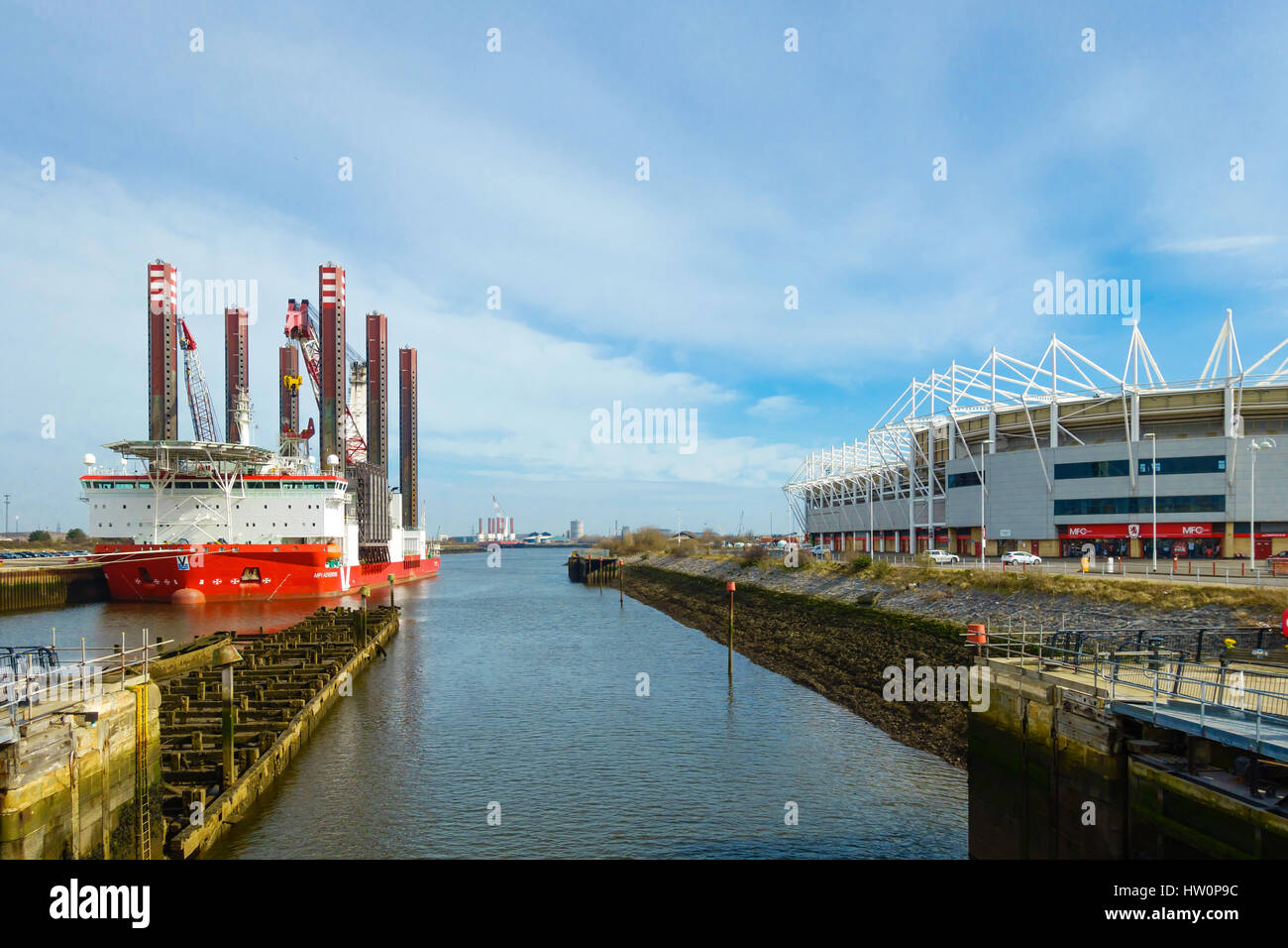 MPI Adventure a Jack-up Muliti functional Support Vessel for offshore ...