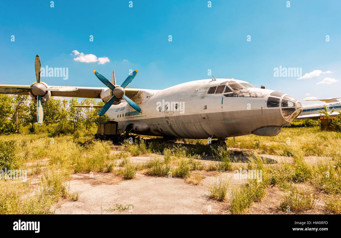 Antonov an 12 antonov airplane hi-res stock photography and images - Alamy