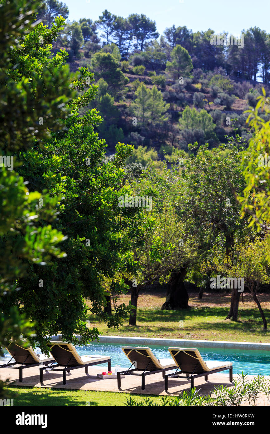 Mallorcan swimming pool Stock Photo - Alamy
