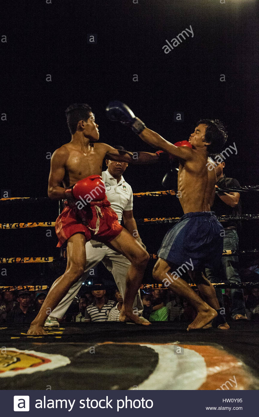 Barefoot Boxing Stock Photos & Barefoot Boxing Stock Images - Alamy