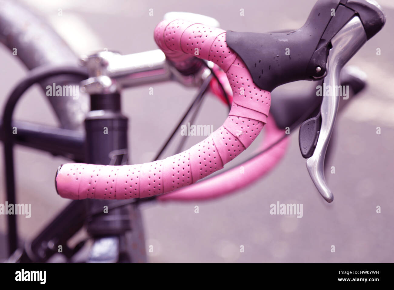 Beautiful fancy race bicyclecloseup pink handles Stock Photo - Alamy