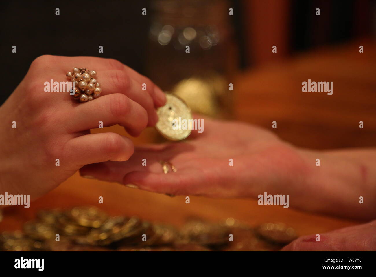 Money flow hi-res stock photography and images - Alamy