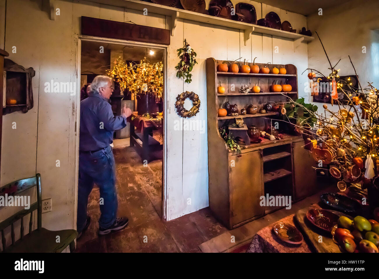 Ned and Gwen Foltz's Pennsylvania redware pottery began to be seen ...