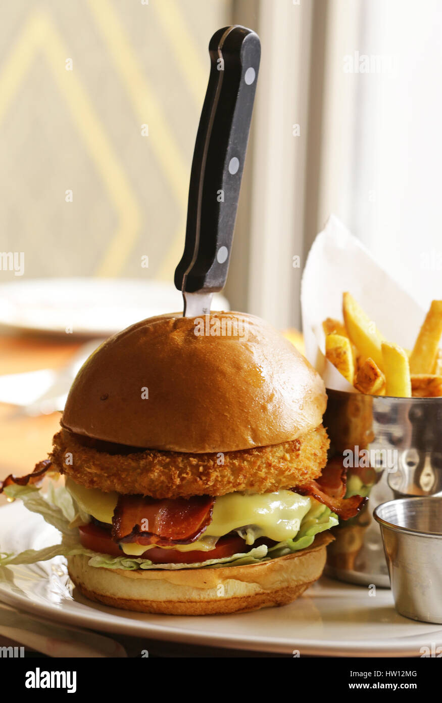 Traditional burger with beef, bacon and cheese Stock Photo - Alamy