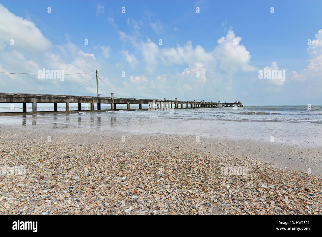 Shell dock hi-res stock photography and images - Alamy