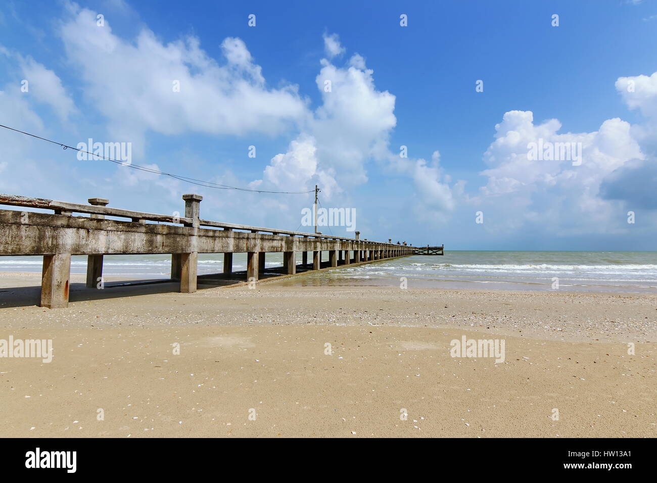 Very long jetty hi-res stock photography and images - Alamy