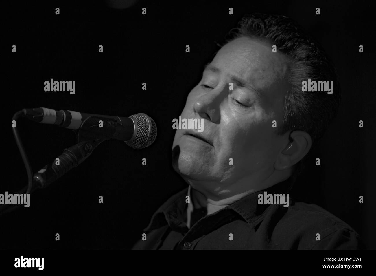 Campbell singer Black and White Stock Photos & Images - Alamy