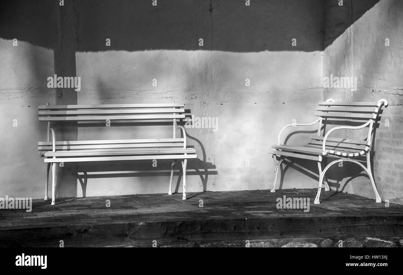 Benches in the sun hi-res stock photography and images - Alamy