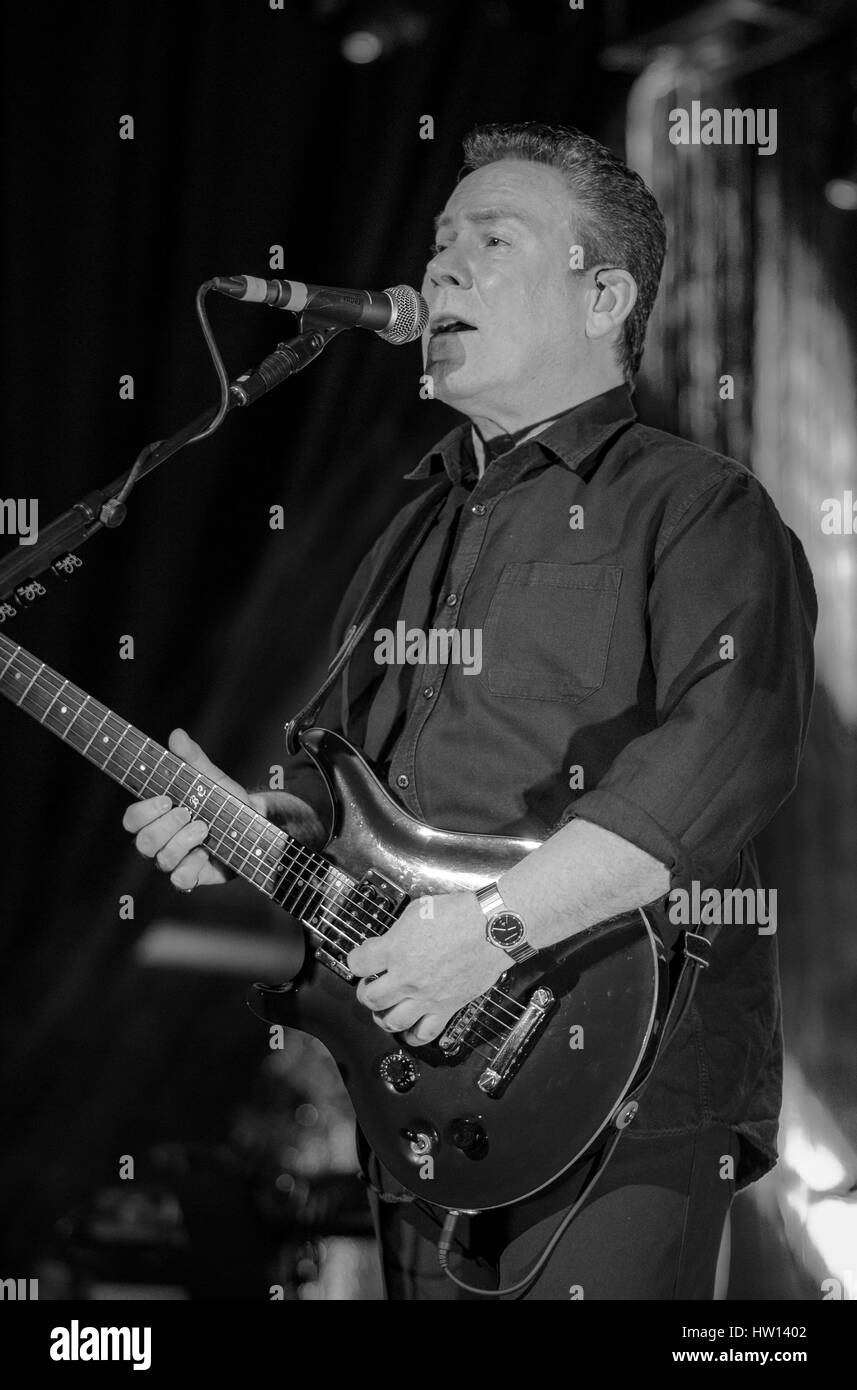 Campbell singer Black and White Stock Photos & Images - Alamy