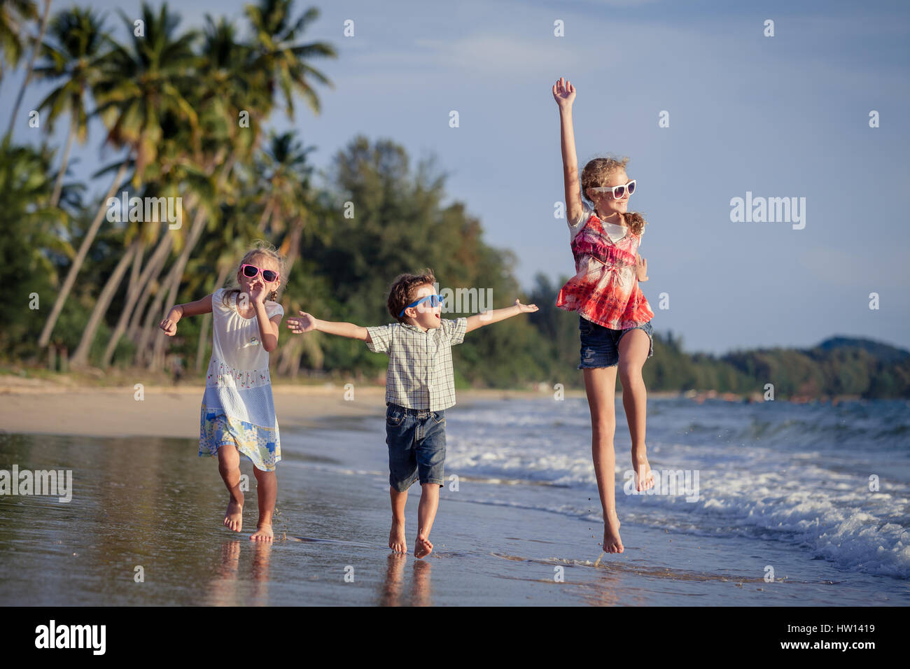 Children runing outdoors hi-res stock photography and images - Alamy