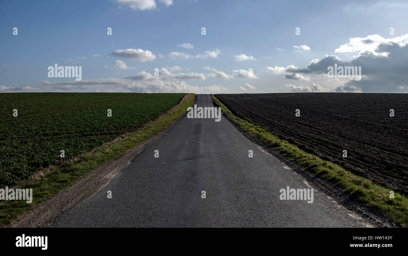 Road shot hi-res stock photography and images - Alamy