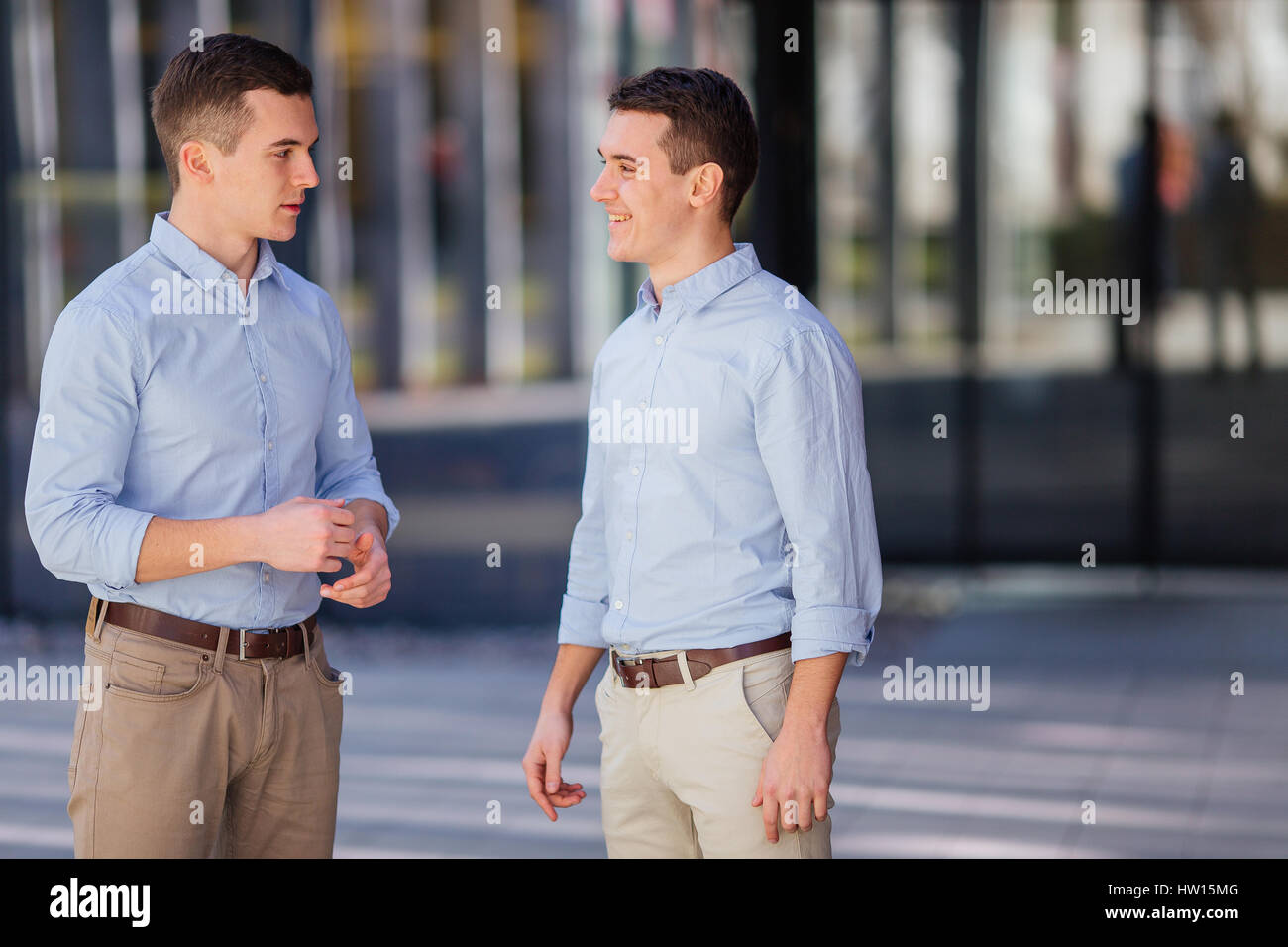 Business talking casual break hi-res stock photography and images - Alamy