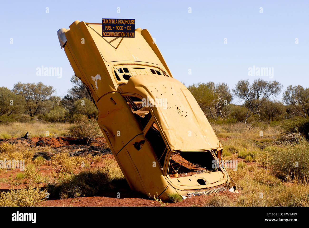 Scrap vehicle in the out forecastle, Australia, Autowrack im Outback ...