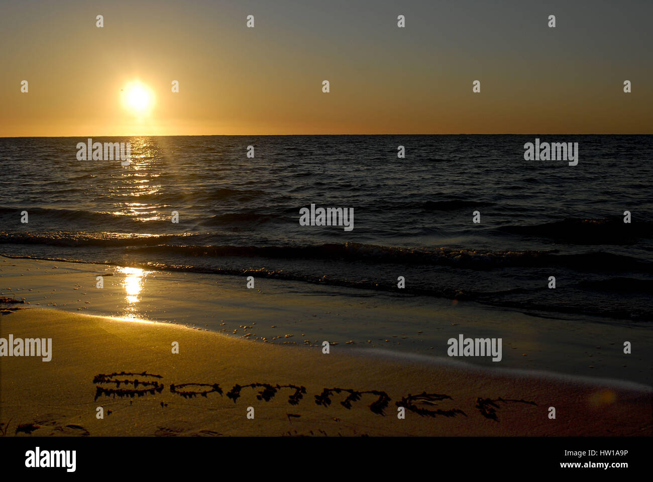 Summer written in the sand, Sommer geschrieben im Sand Stock Photo - Alamy