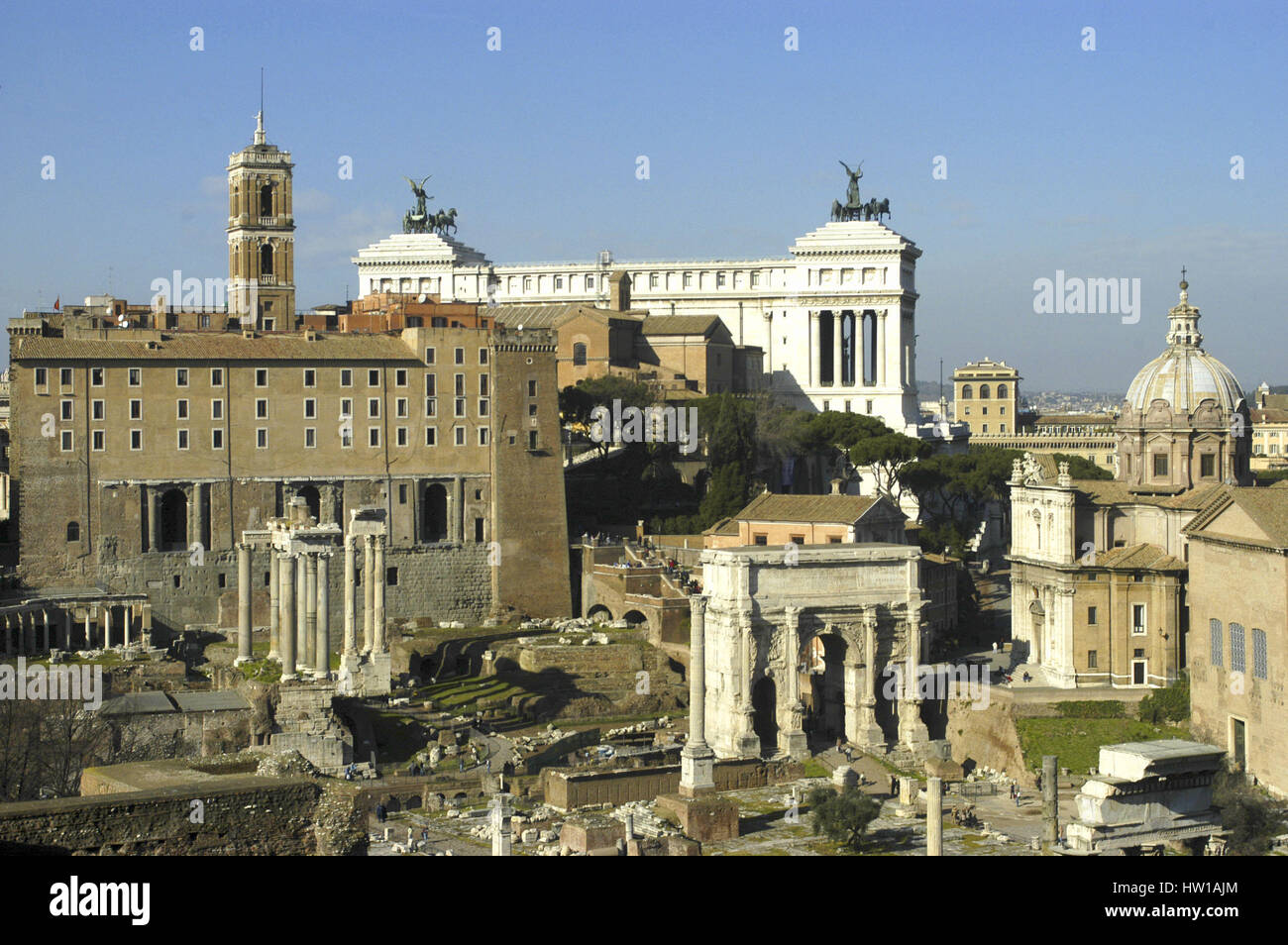 Kolosseum forum romanum hi-res stock photography and images - Alamy