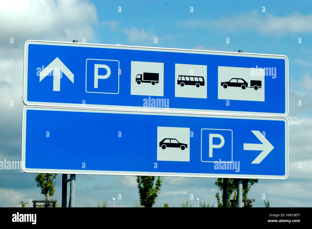 Bus parking bays hi-res stock photography and images - Alamy