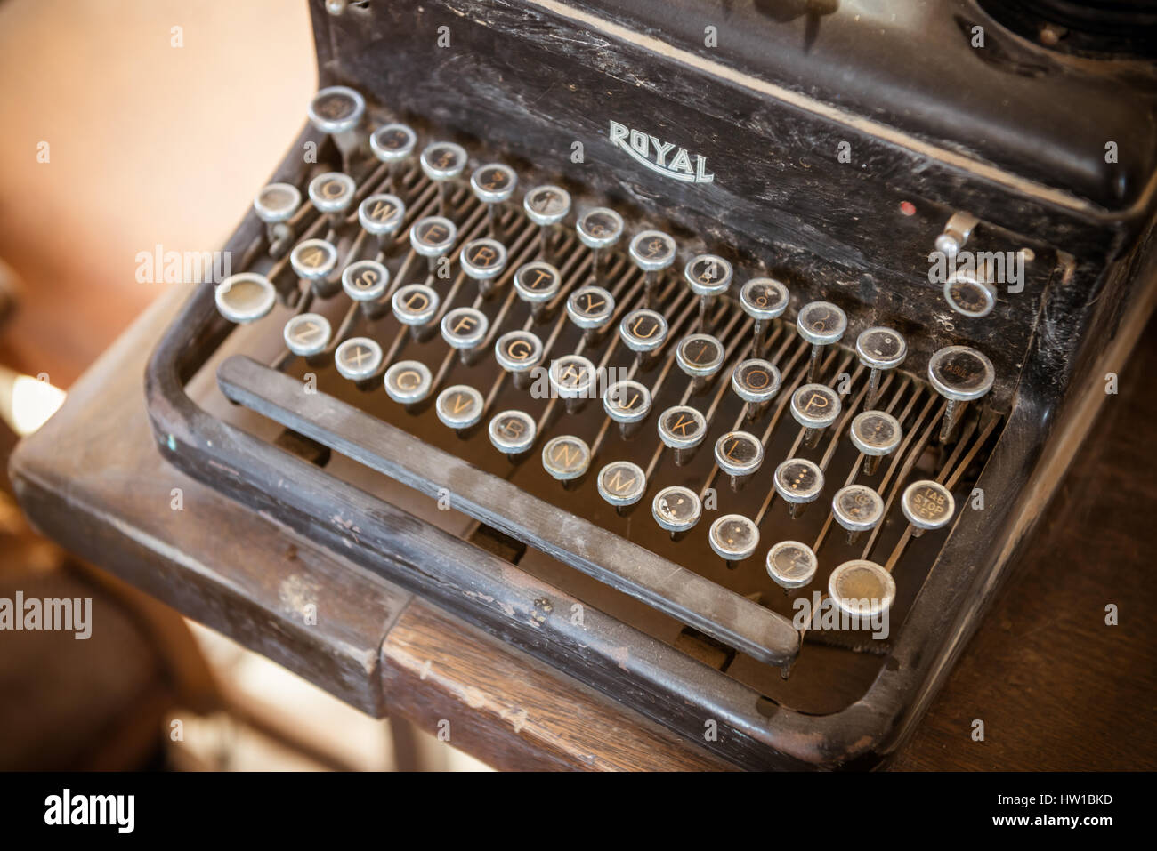 Vintage aged and dusty typewriter Stock Photo - Alamy