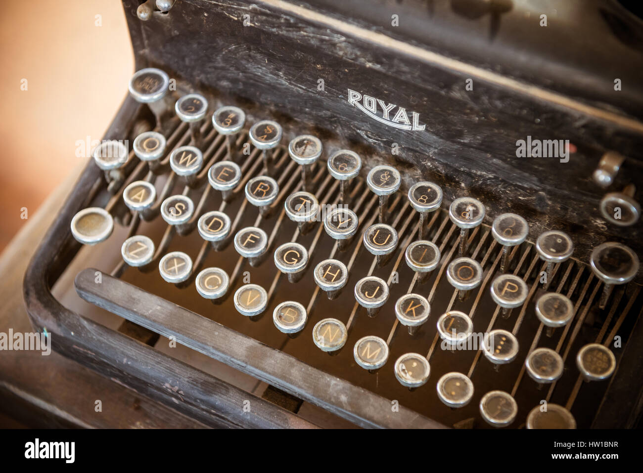 Vintage aged and dusty typewriter Stock Photo - Alamy