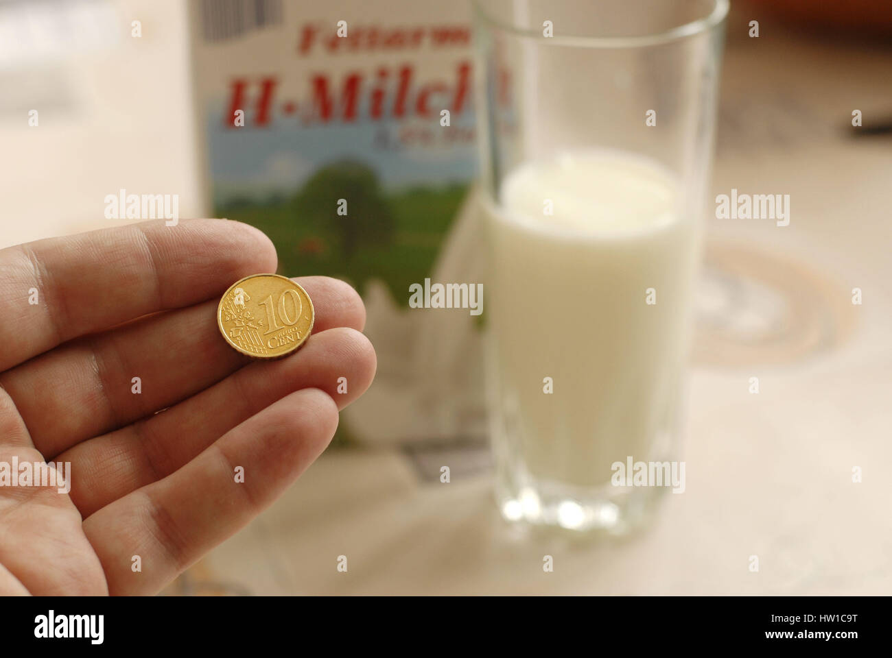 Vollmilch weiss hi-res stock photography and images - Alamy