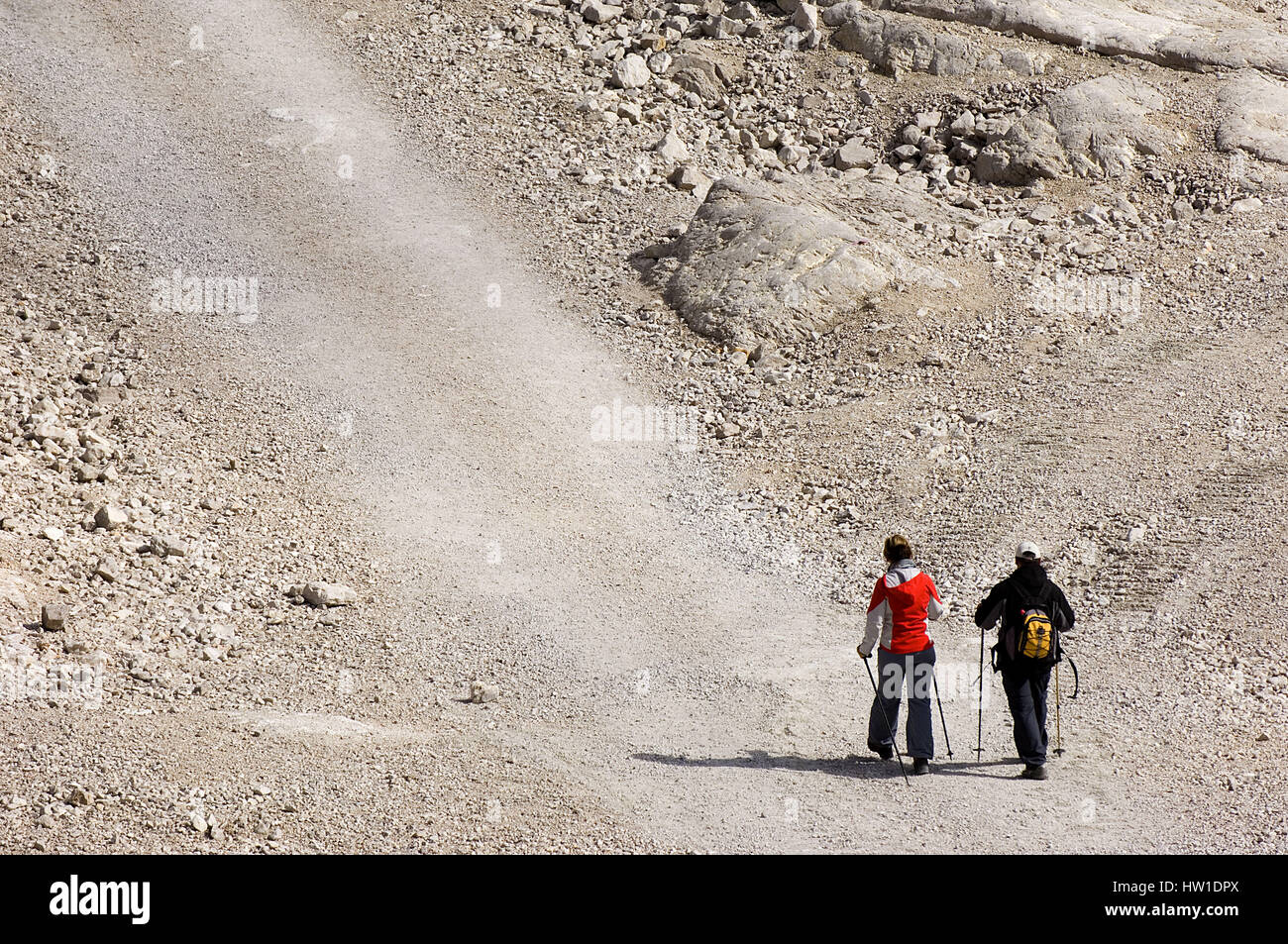 Wandern paar sommer hi-res stock photography and images - Alamy