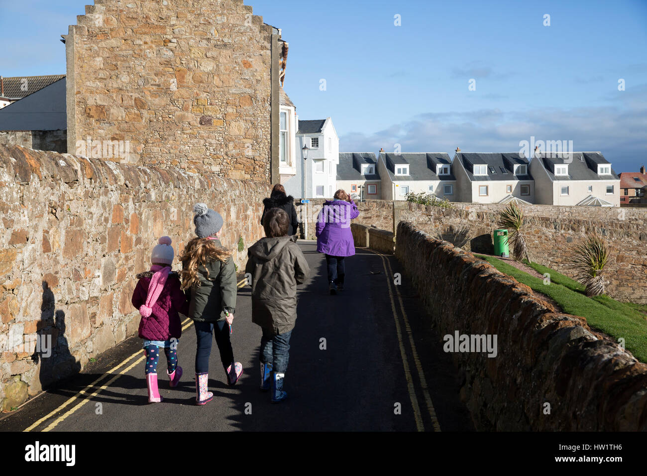 Crail castle hi-res stock photography and images - Alamy