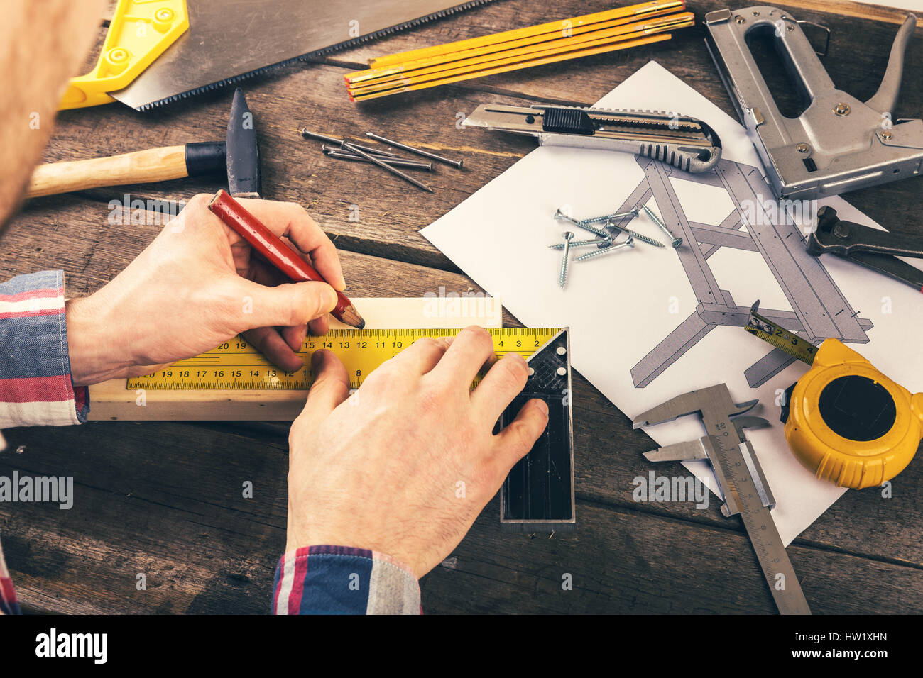Carpenter working in wood hi-res stock photography and images - Alamy