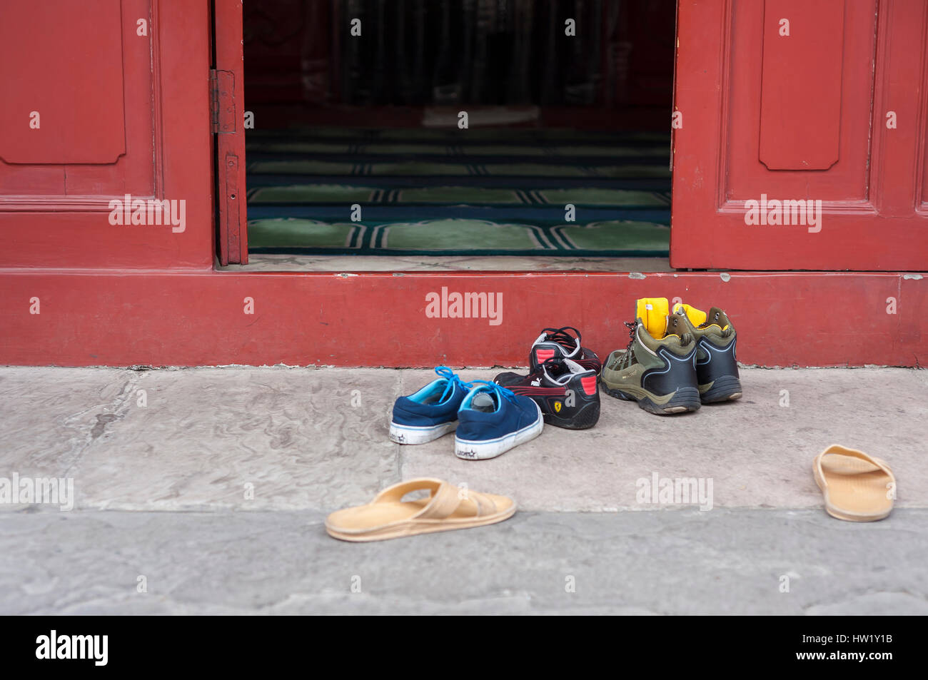 Cow street mosque beijing hi-res stock photography and images - Alamy