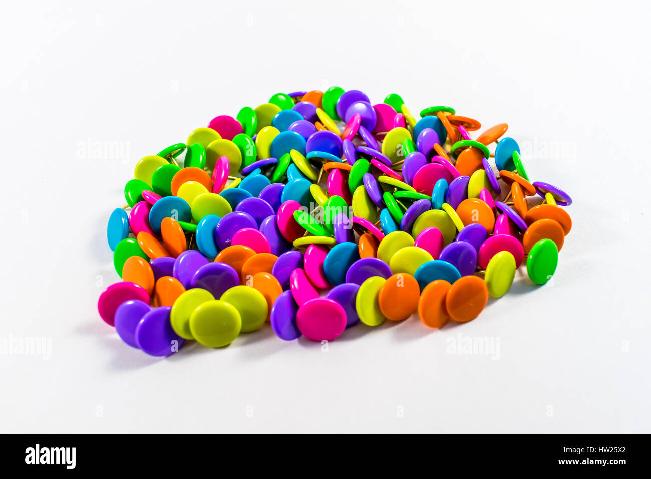 Round thumbtacks hi-res stock photography and images - Alamy