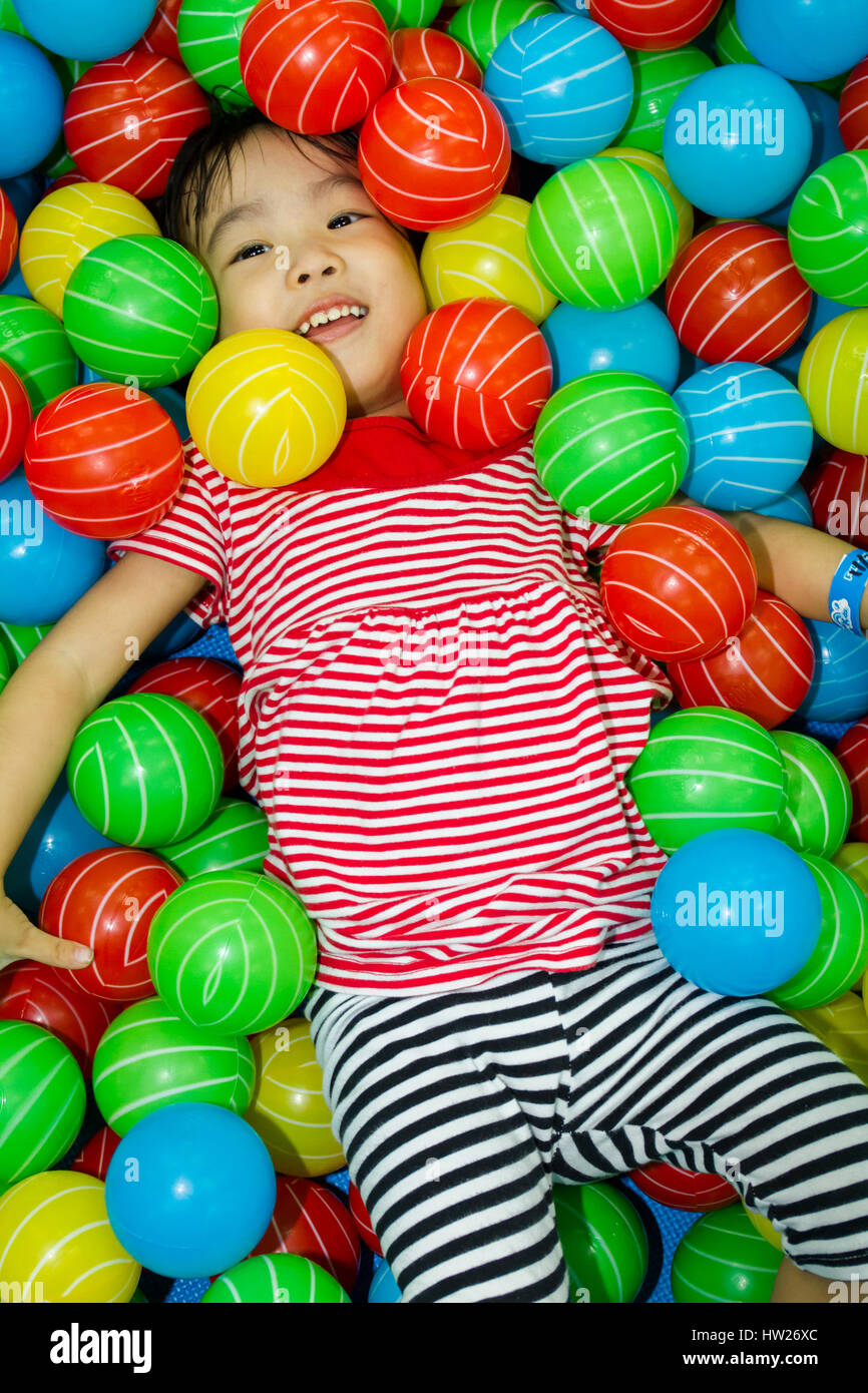 Hidden ball game hi-res stock photography and images - Alamy