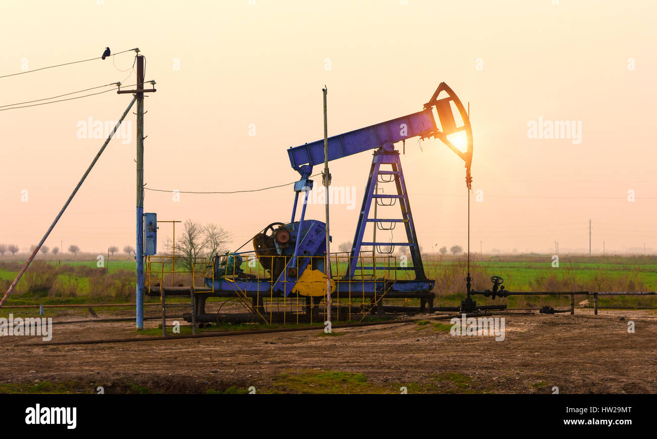 Iraq oil field hi-res stock photography and images - Alamy