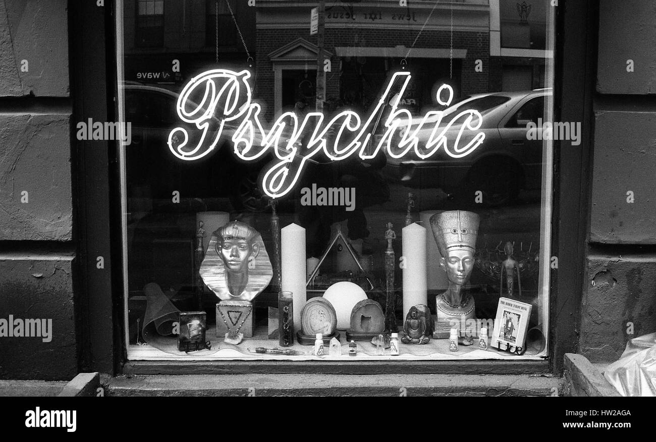 Psychic hi-res stock photography and images - Alamy