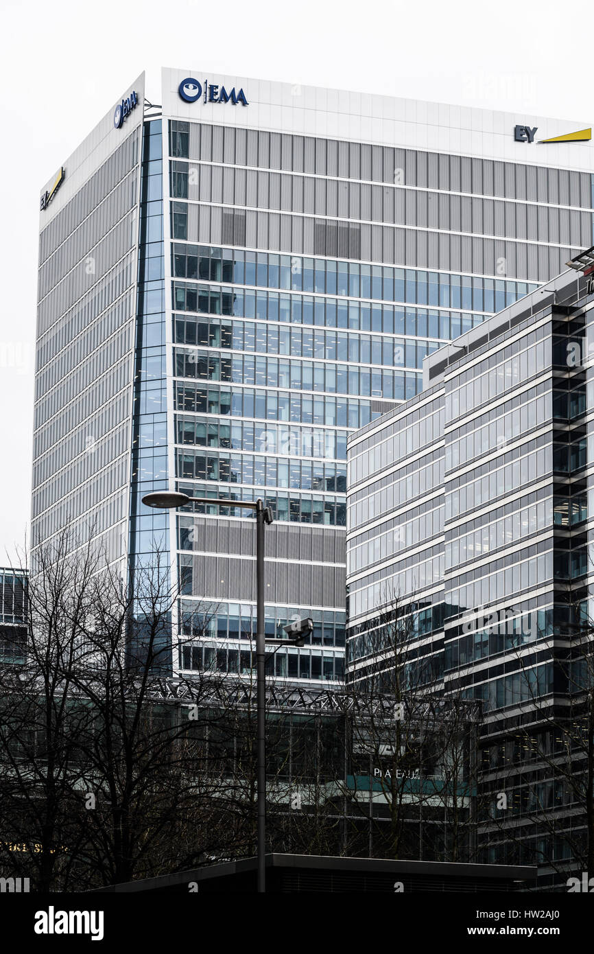 EY and EMA building at Canary Wharf, one of London's two financial ...