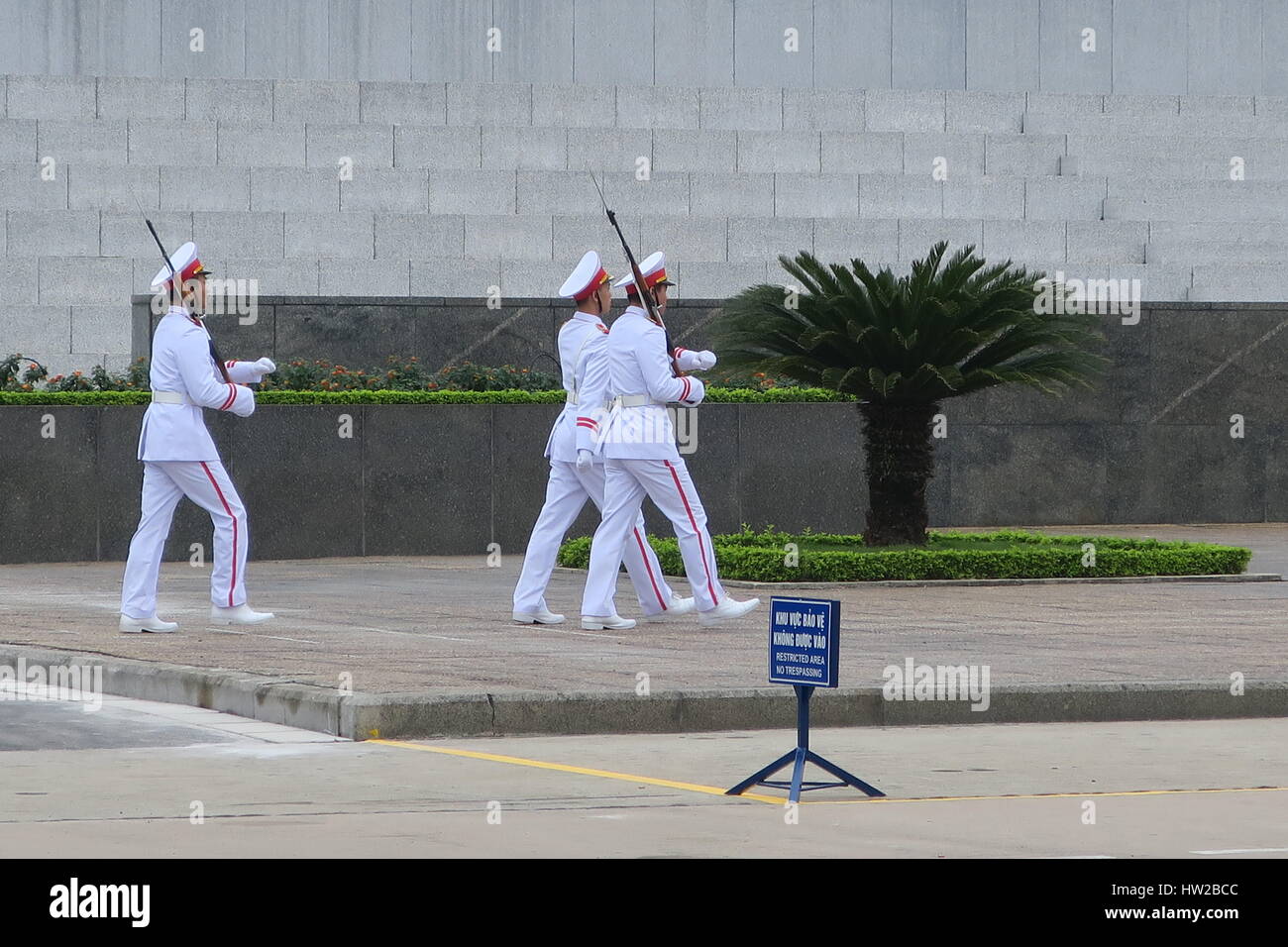 Changing of the guard, Ho Chi Minh Mausoleum, Hanoi, Bac Bo, Vietnam ...