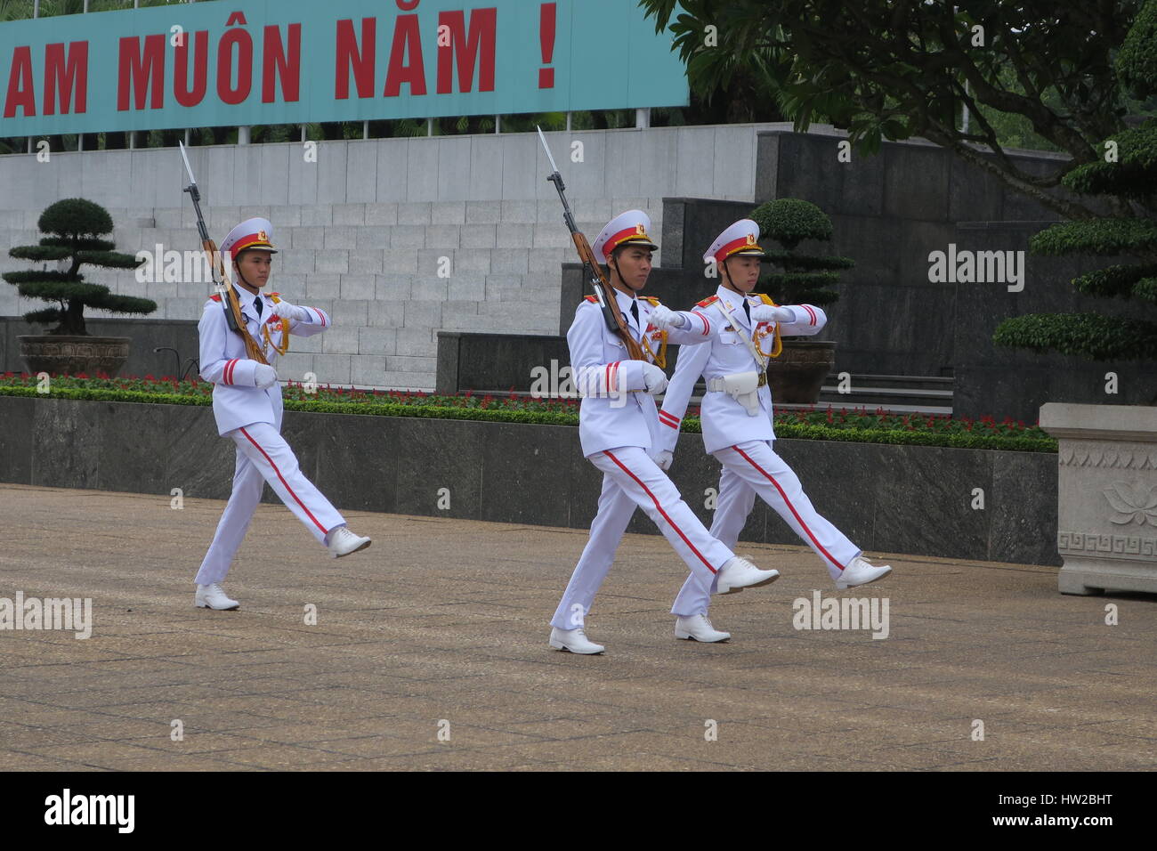 Changing of the guard, Ho Chi Minh Mausoleum, Hanoi, Bac Bo, Vietnam ...