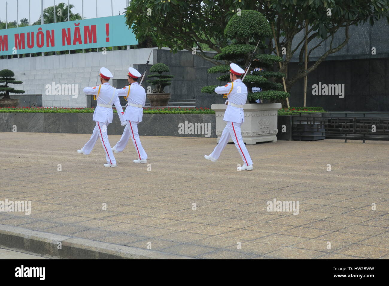 Changing of the guard, Ho Chi Minh Mausoleum, Hanoi, Bac Bo, Vietnam ...