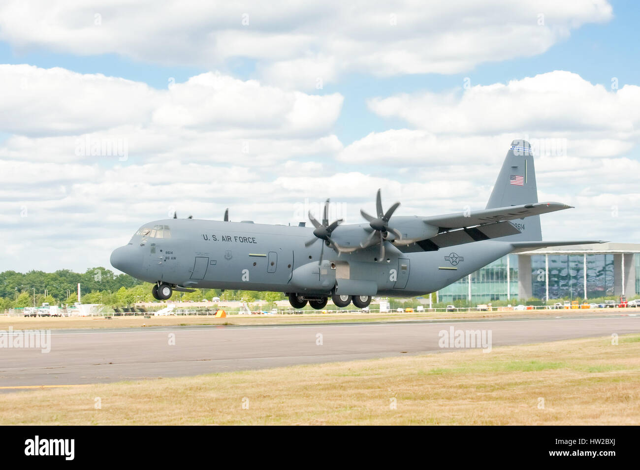Hercules transporter aircraft hi-res stock photography and images - Alamy