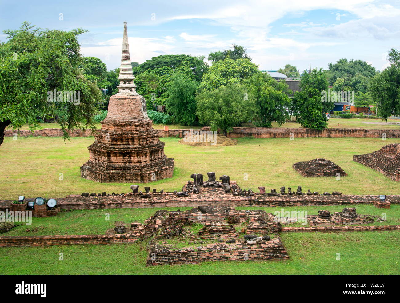 Ayutthaya ruins thailand hi-res stock photography and images - Alamy