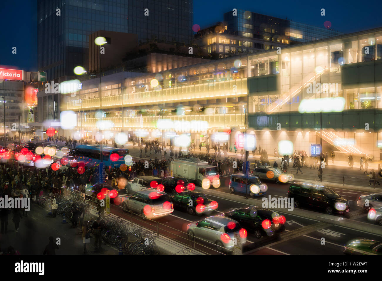 Street scene of Shinjuku, Tokyo, Japan Stock Photo - Alamy