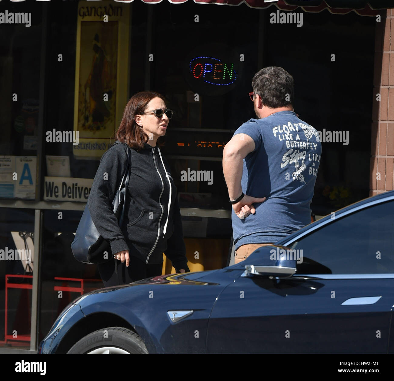 Maya Rudolph has an animated improv conversation with a friend ...