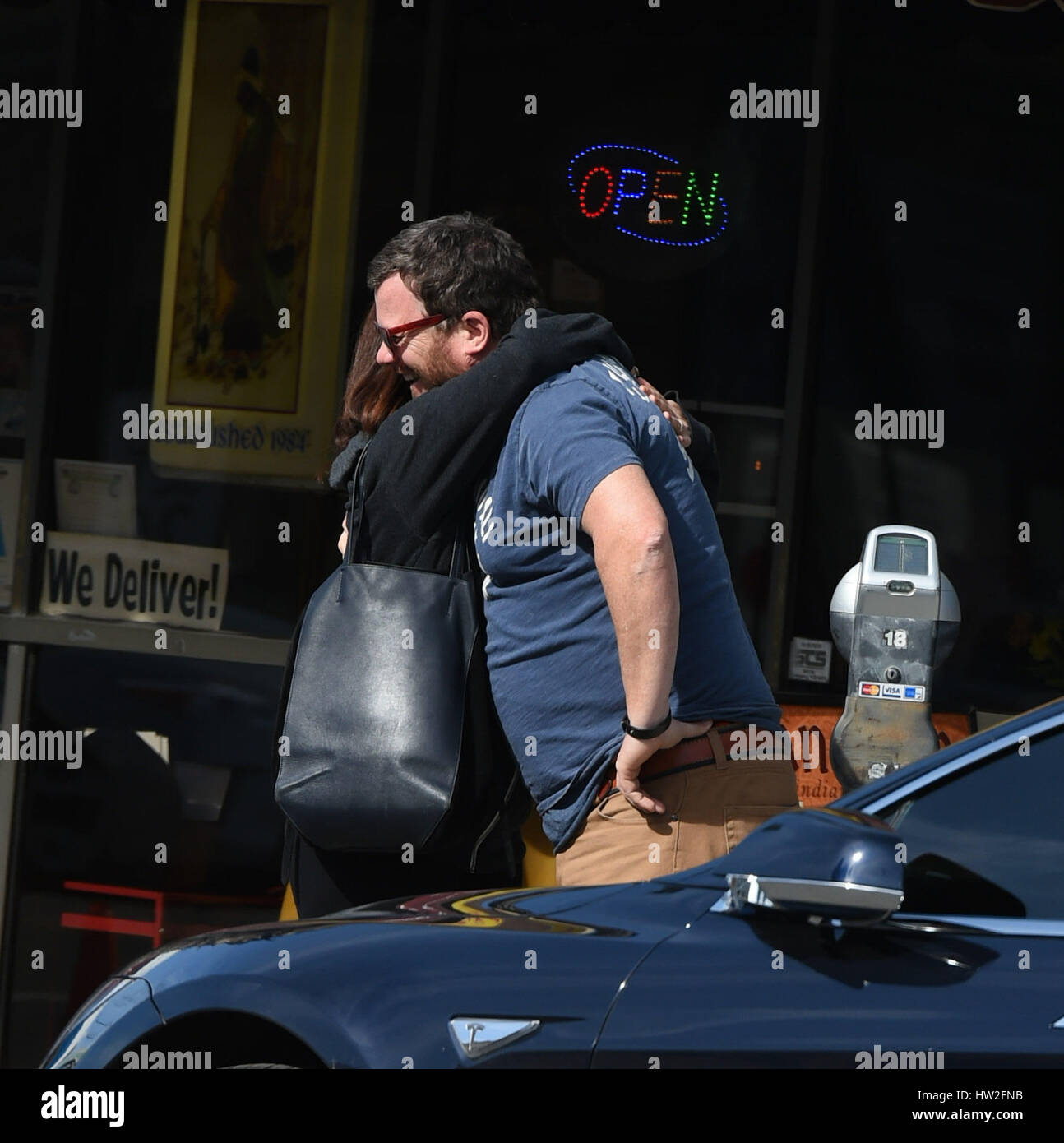 Maya Rudolph has an animated improv conversation with a friend ...