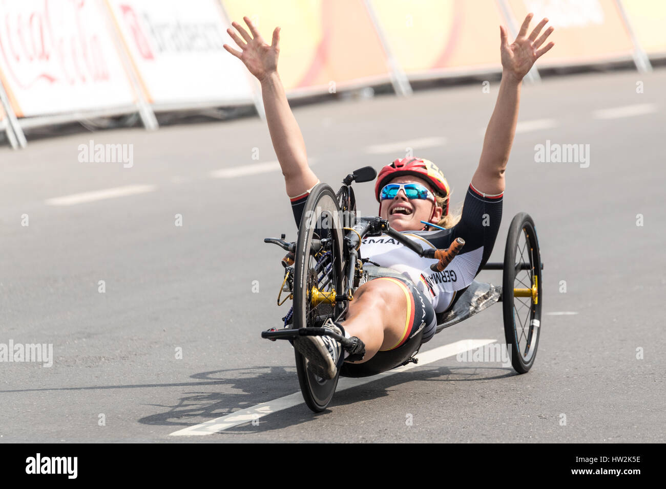 Paracycling hi-res stock photography and images - Alamy