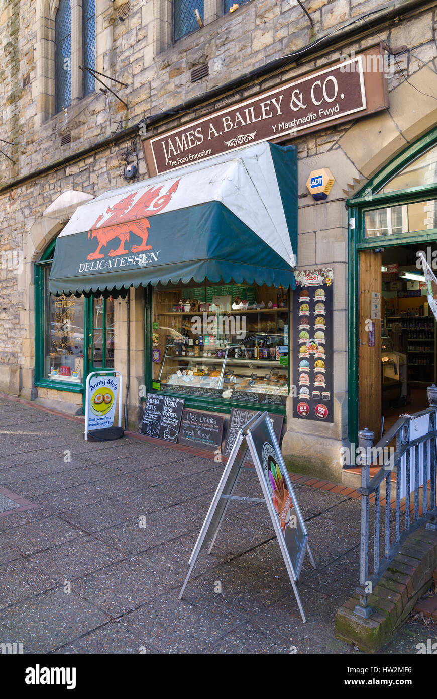 Old fashioned deli hi-res stock photography and images - Alamy