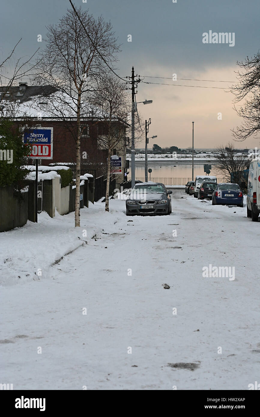 Snowfall dublin hi-res stock photography and images - Alamy