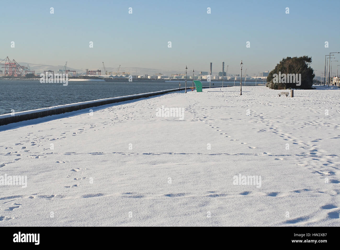 Snowfall ireland hi-res stock photography and images - Alamy