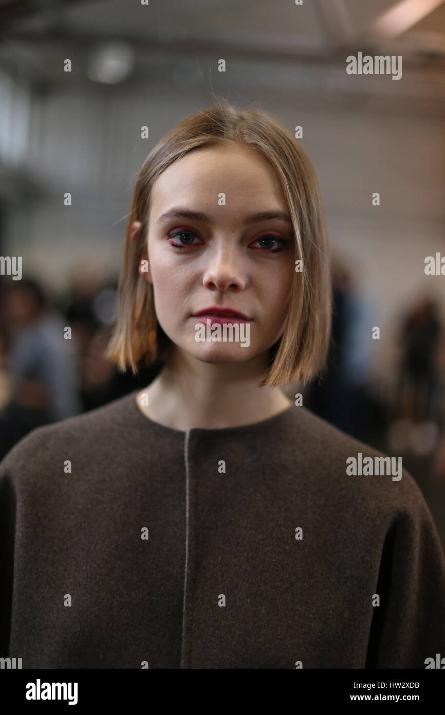 Hussein Chalayan autumn/winter 2017 London Fashion Week collection ...