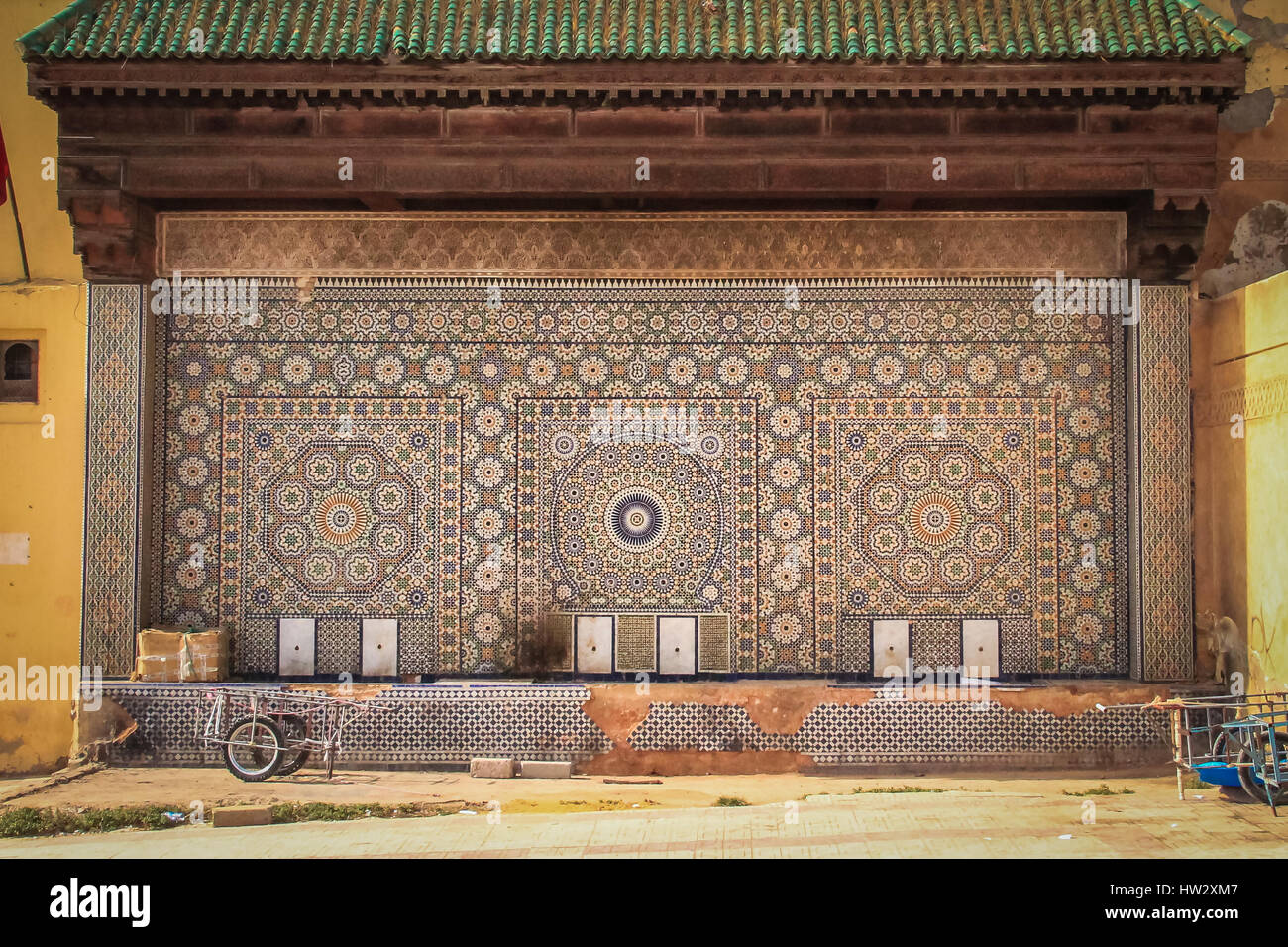 Traditional water fountain - Meknes, Morocco Stock Photo - Alamy