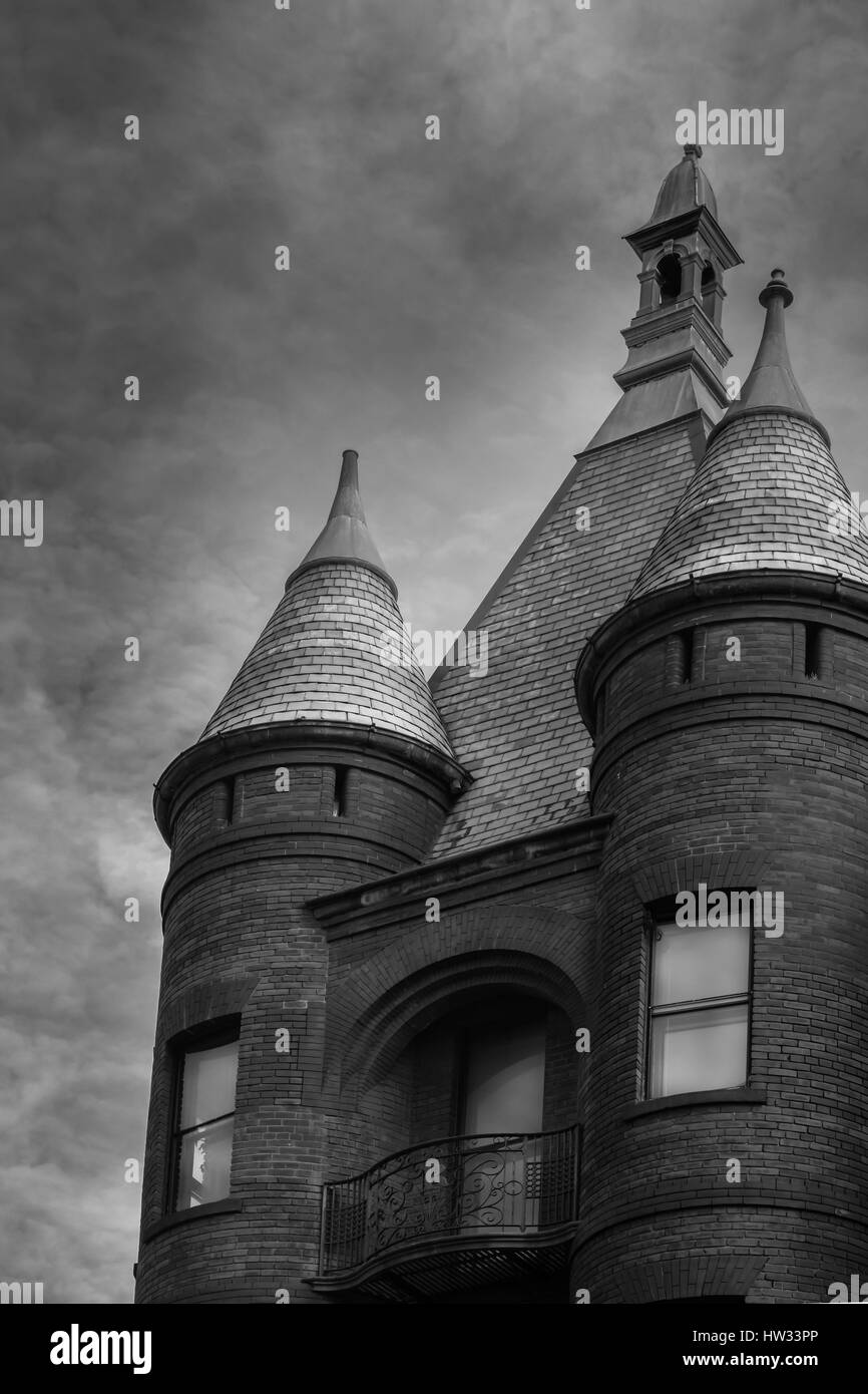 Round balcony building hi-res stock photography and images - Alamy