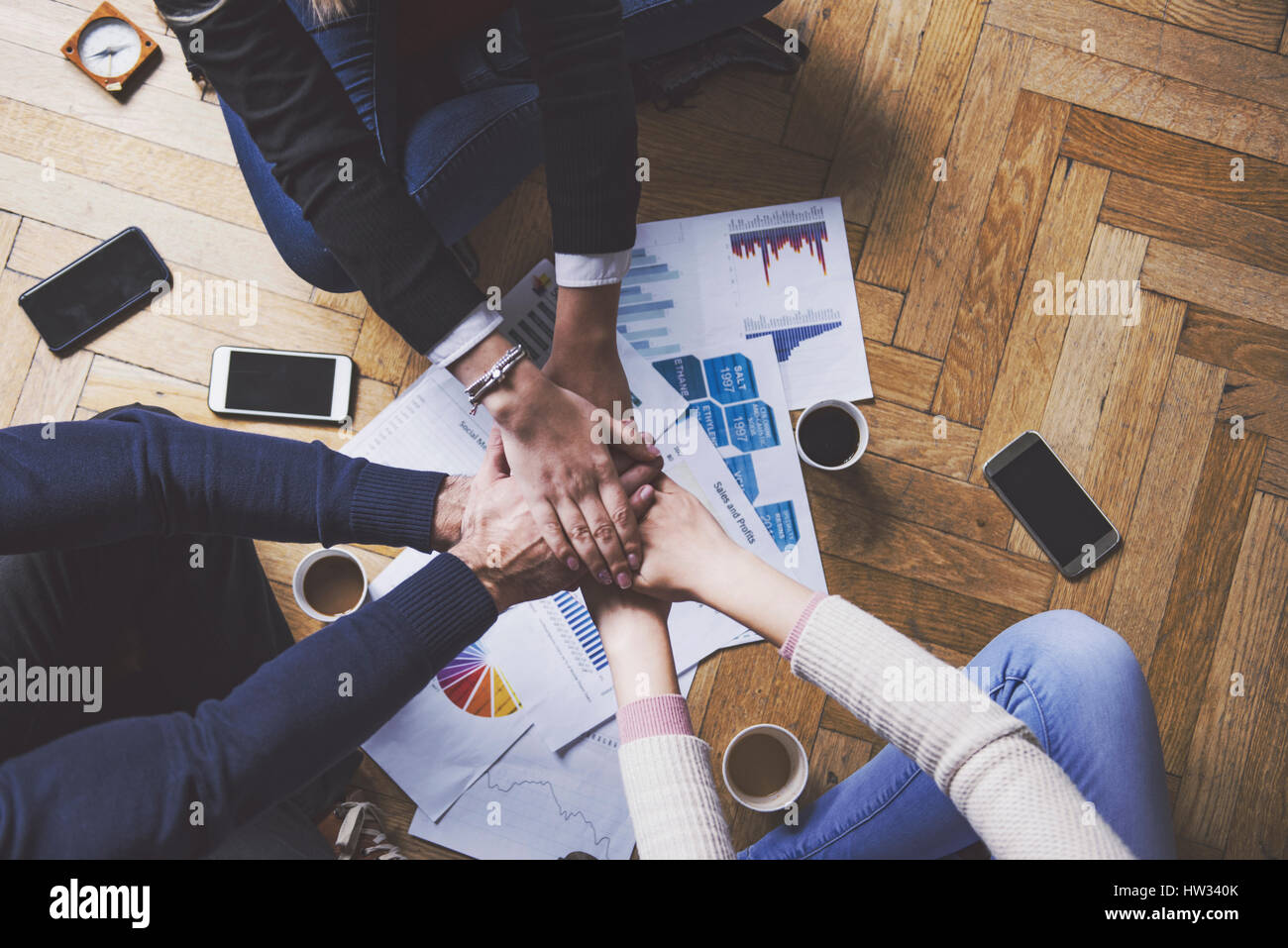 Teamwork atmosphere hi-res stock photography and images - Alamy