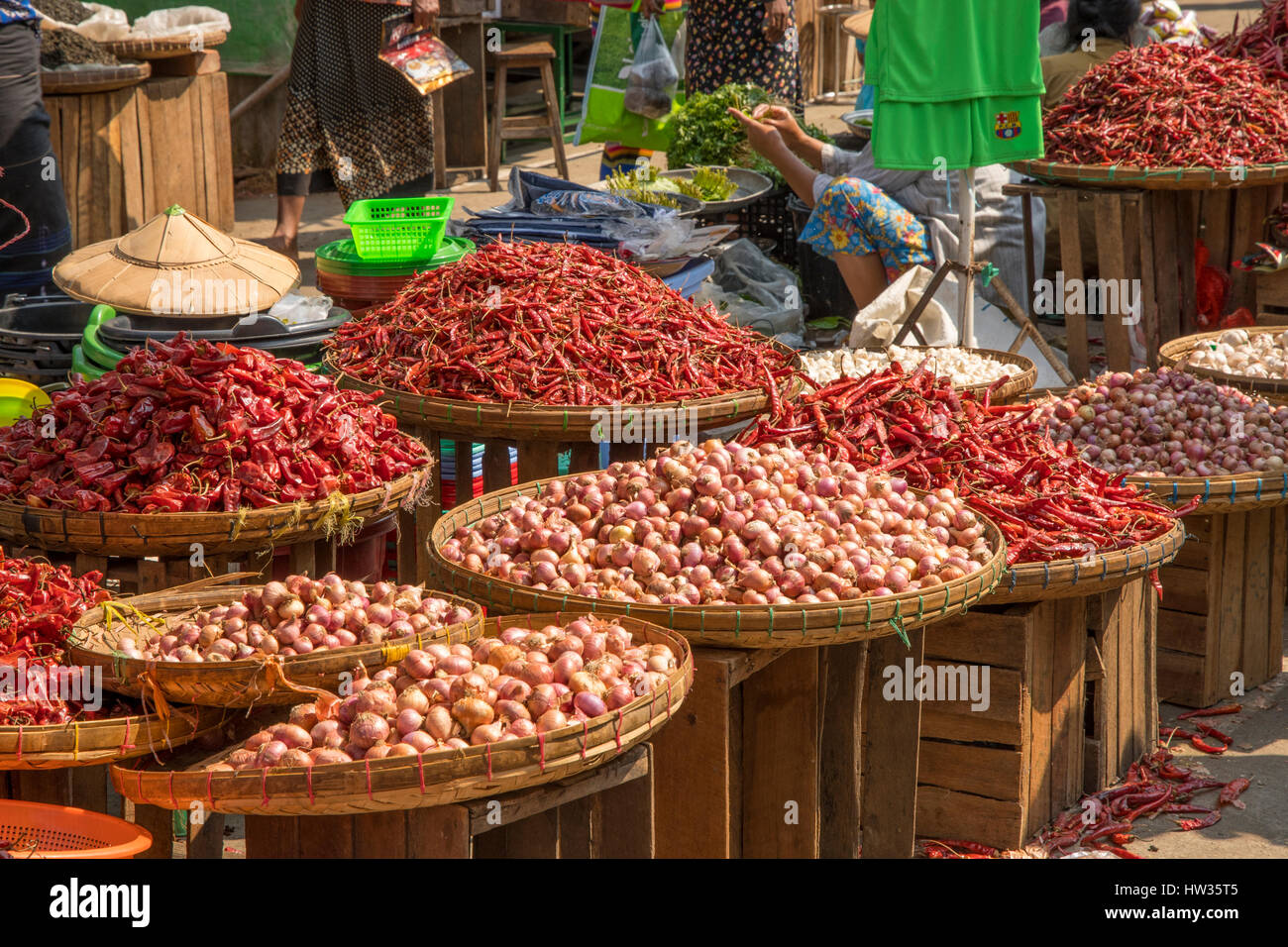 Local myanmar hi-res stock photography and images - Alamy