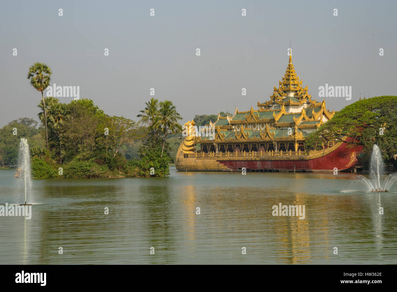Royal barge myanmar hi-res stock photography and images - Alamy